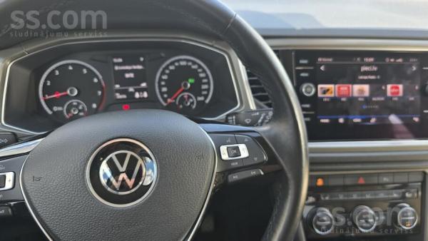 Grey Volkswagen T-Roc 2021 in Riga, with an engine capacity of 1.50 L and mileage of 30 thousand km for 19500 €, photo 6 on AUTOMOTO.COM.LV