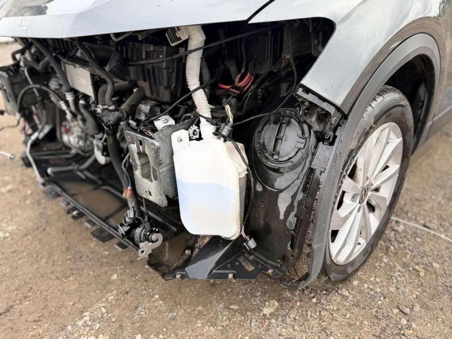 Grey Volkswagen T-Roc 2025 in Kaunas, with an engine capacity of 1.50 L and mileage of 28 thousand km for 14150 €, photo 5 on AUTOMOTO.COM.LV