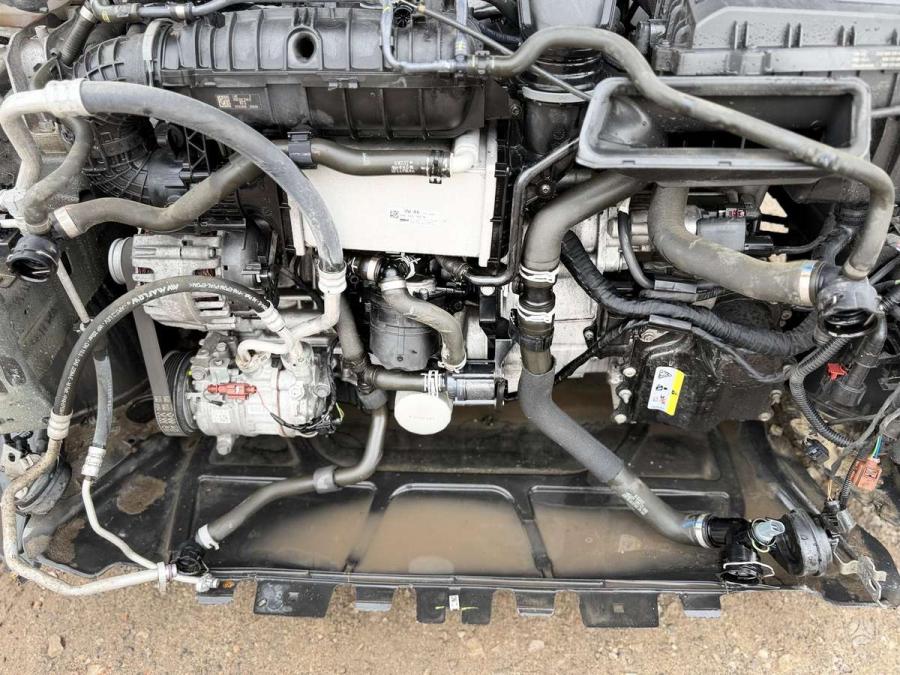 Grey Volkswagen T-Roc 2025 in Kaunas, with an engine capacity of 1.50 L and mileage of 28 thousand km for 14150 €, photo 15 on AUTOMOTO.COM.LV