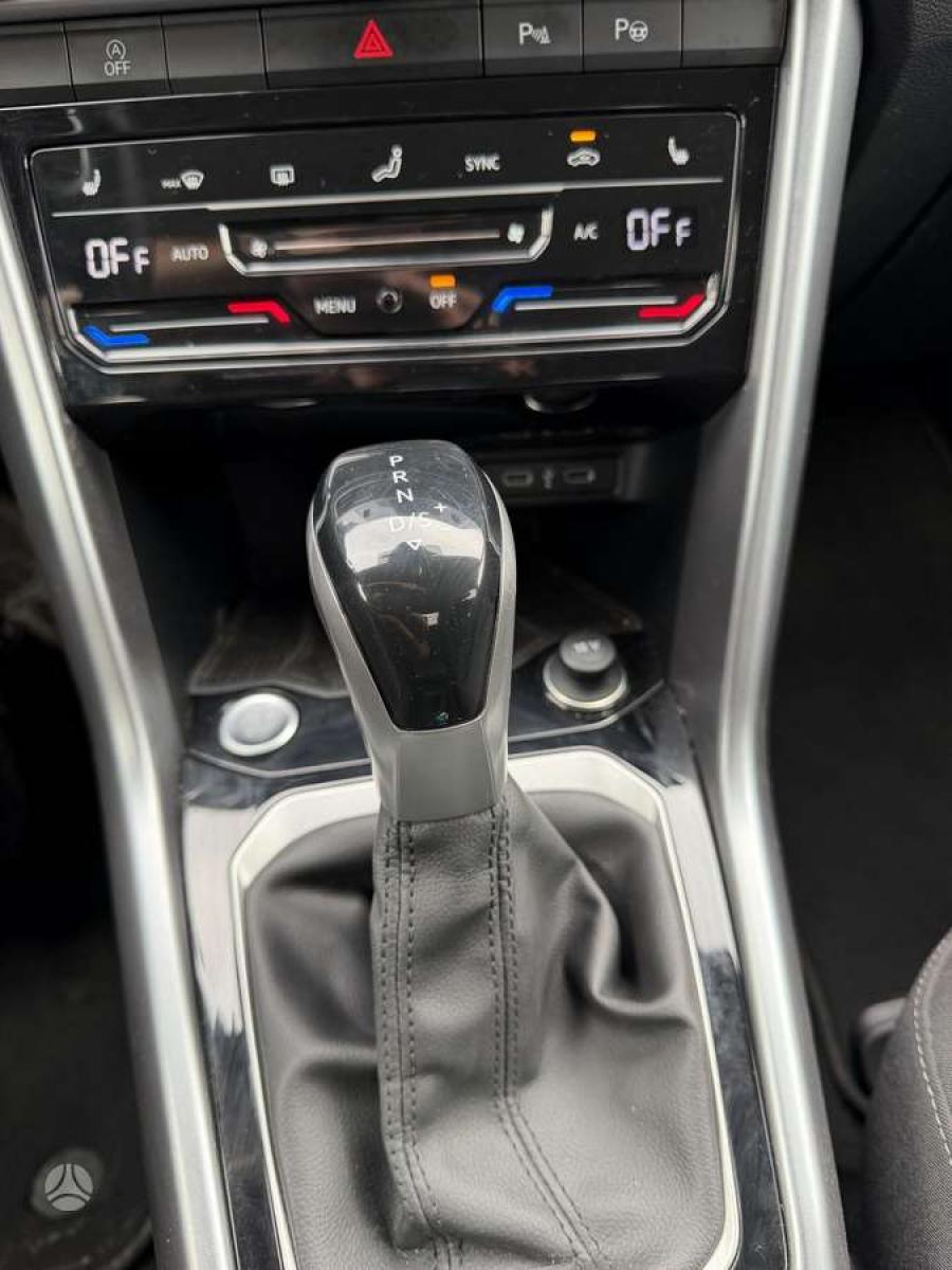 Grey Volkswagen T-Roc 2025 in Kaunas, with an engine capacity of 1.50 L and mileage of 28 thousand km for 14150 €, photo 30 on AUTOMOTO.COM.LV