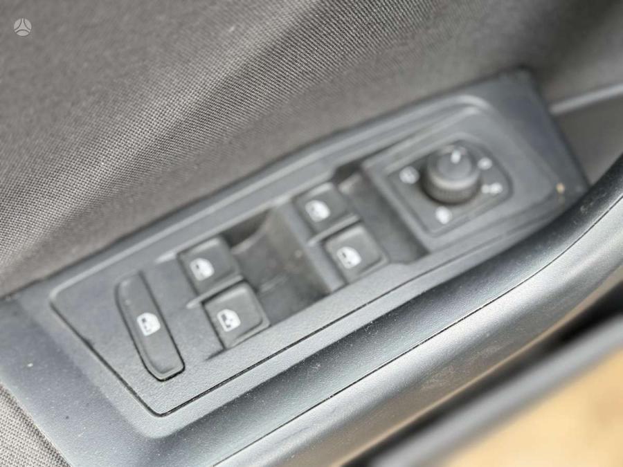 Grey Volkswagen T-Roc 2025 in Kaunas, with an engine capacity of 1.50 L and mileage of 28 thousand km for 14150 €, photo 31 on AUTOMOTO.COM.LV