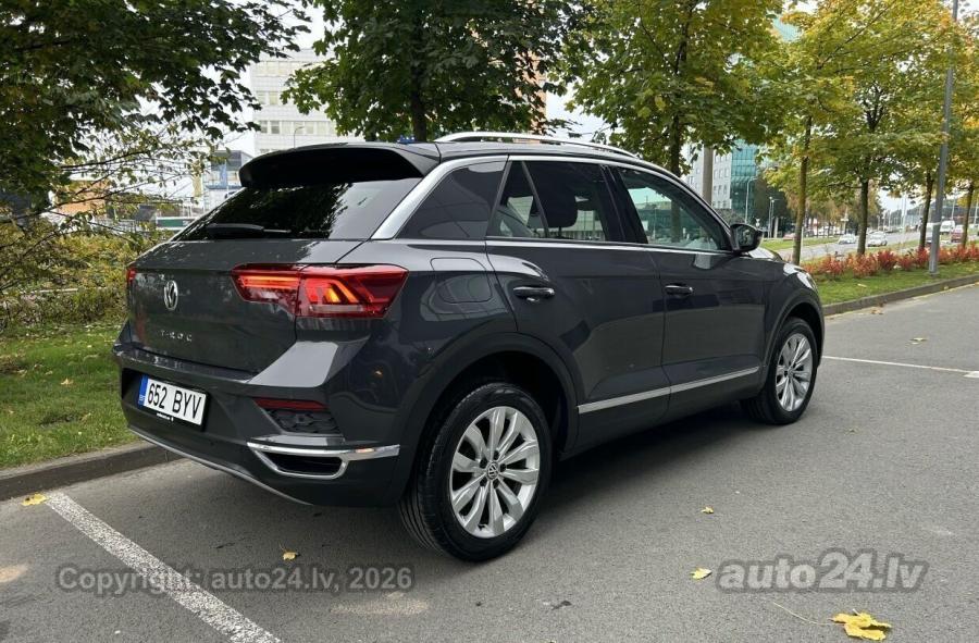 Pelēks Volkswagen T-Roc 2018 Tallina, ar dzinēja tilpumu 1.50 L un nobraukumu 72 tūkst. km par 20000 €, foto 3 vietnē AUTOMOTO.COM.LV