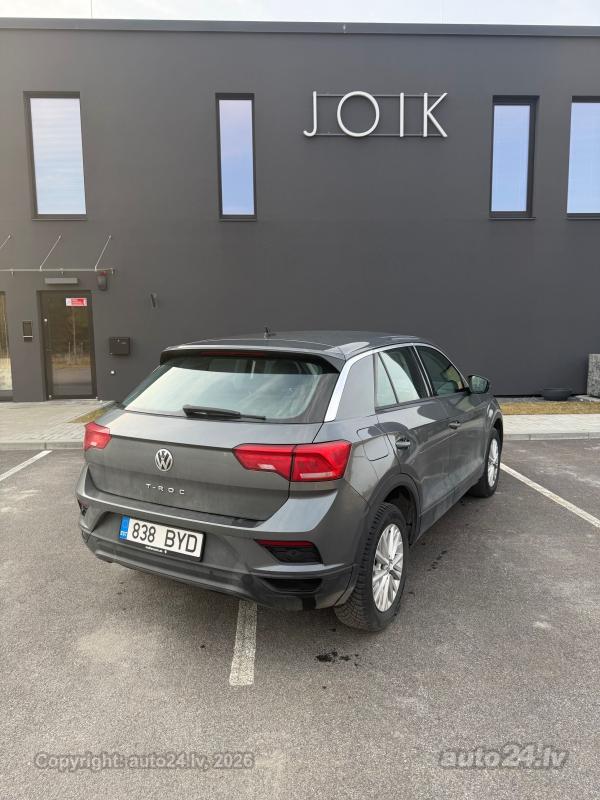 Grey Volkswagen T-Roc 2018 in Tallinn, with an engine capacity of 1.00 L and mileage of 168 thousand km for 13200 €, photo 4 on AUTOMOTO.COM.LV