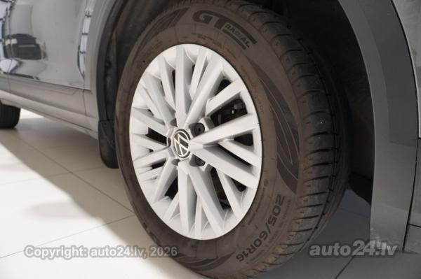 Pelēks Volkswagen T-Roc 2021 Tallina, ar dzinēja tilpumu 1.50 L un nobraukumu 78 tūkst. km par 17500 €, foto 5 vietnē AUTOMOTO.COM.LV