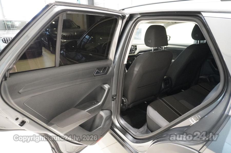 Pelēks Volkswagen T-Roc 2021 Tallina, ar dzinēja tilpumu 1.50 L un nobraukumu 78 tūkst. km par 17500 €, foto 9 vietnē AUTOMOTO.COM.LV