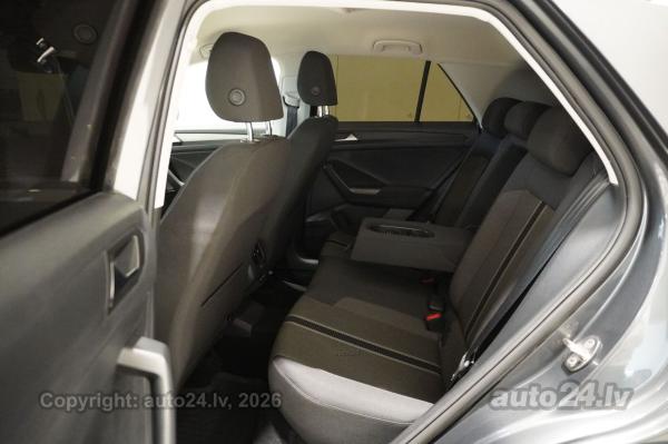 Pelēks Volkswagen T-Roc 2021 Tallina, ar dzinēja tilpumu 1.50 L un nobraukumu 78 tūkst. km par 17500 €, foto 9 vietnē AUTOMOTO.COM.LV