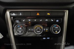 Pelēks Volkswagen T-Roc 2021 Tallina, ar dzinēja tilpumu 1.50 L un nobraukumu 78 tūkst. km par 17500 €, foto 19 vietnē AUTOMOTO.COM.LV