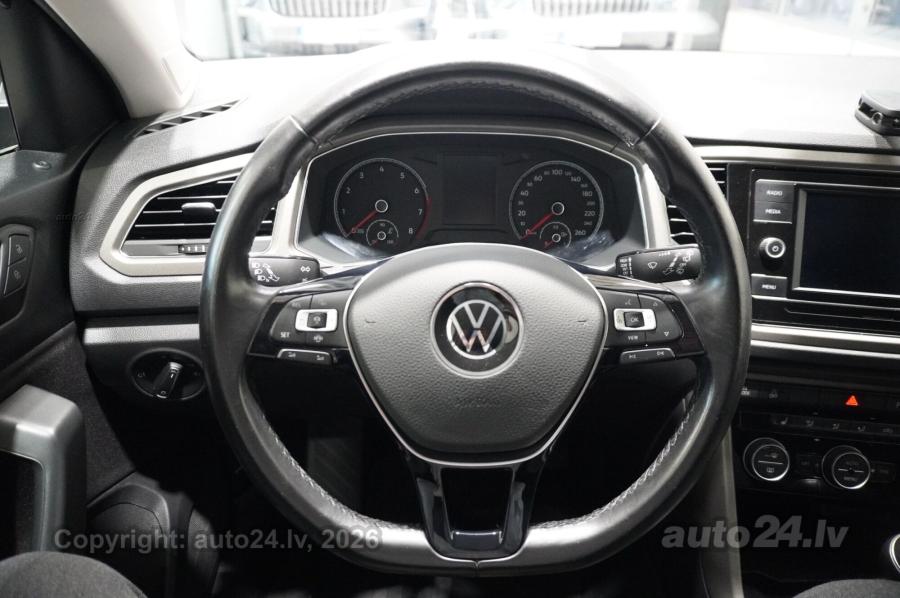 Pelēks Volkswagen T-Roc 2021 Tallina, ar dzinēja tilpumu 1.50 L un nobraukumu 78 tūkst. km par 17500 €, foto 21 vietnē AUTOMOTO.COM.LV