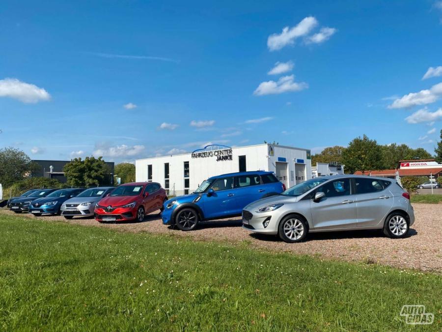 Grey Volkswagen T-Roc 2022 in Kaunas, with an engine capacity of 1.50 L and mileage of 35 thousand km for 27931 €, photo 7 on AUTOMOTO.COM.LV