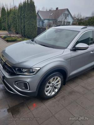 Grey Volkswagen T-Roc 2022 in Parnu, with an engine capacity of 1.50 L and mileage of 34 thousand km for 25990 €, photo  on AUTOMOTO.COM.LV