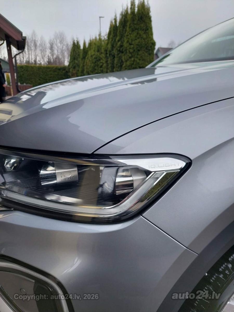 Grey Volkswagen T-Roc 2022 in Parnu, with an engine capacity of 1.50 L and mileage of 34 thousand km for 25990 €, photo 6 on AUTOMOTO.COM.LV
