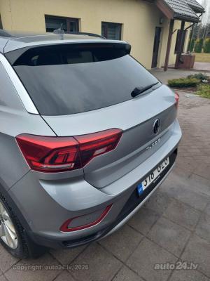 Grey Volkswagen T-Roc 2022 in Parnu, with an engine capacity of 1.50 L and mileage of 34 thousand km for 25990 €, photo 12 on AUTOMOTO.COM.LV