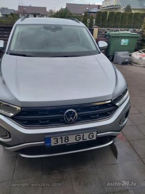 Grey Volkswagen T-Roc 2022 in Parnu, with an engine capacity of 1.50 L and mileage of 34 thousand km for 25990 €, photo 19 on AUTOMOTO.COM.LV