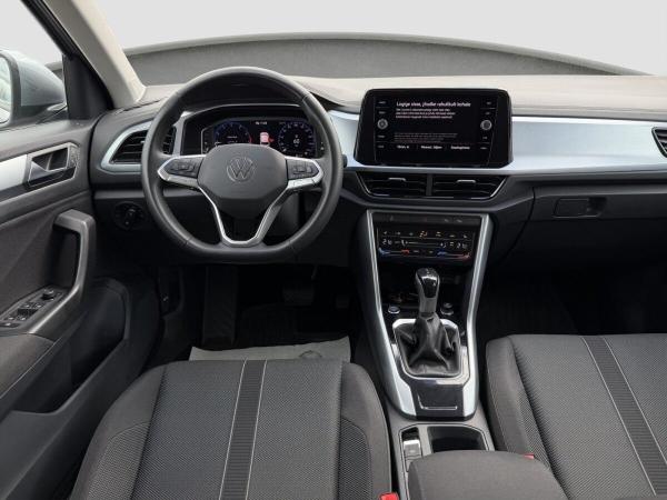 Grey Volkswagen T-Roc 2022 in Parnu, with an engine capacity of 1.50 L and mileage of 35 thousand km for 23900 €, photo 6 on AUTOMOTO.COM.LV