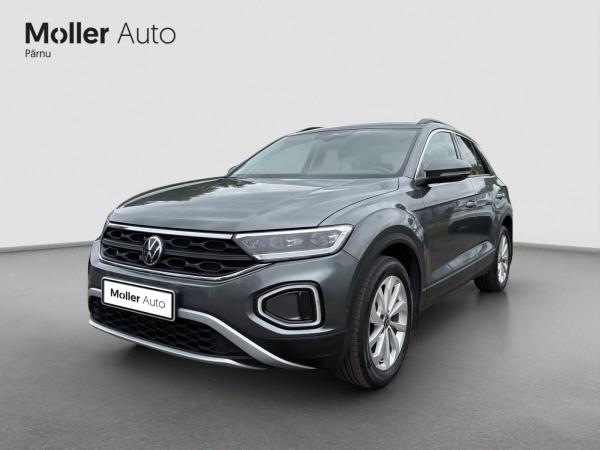 Pelēks Volkswagen T-Roc 2022 Pērnava, ar dzinēja tilpumu 1.50 L un nobraukumu 86 tūkst. km par 21900 €, foto 1 vietnē AUTOMOTO.COM.LV