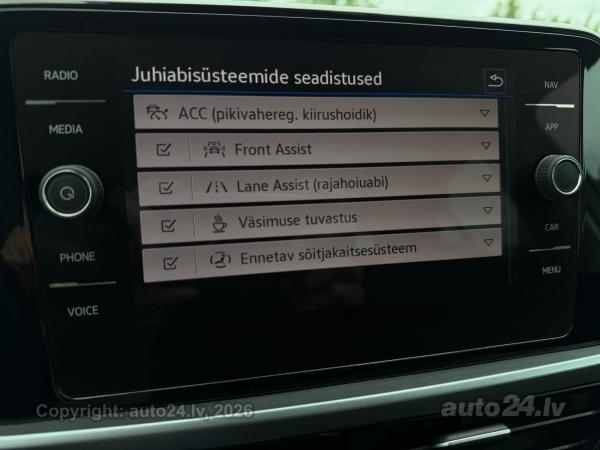 Pelēks Volkswagen T-Roc 2022 Pērnava, ar dzinēja tilpumu 1.50 L un nobraukumu 86 tūkst. km par 21900 €, foto 9 vietnē AUTOMOTO.COM.LV