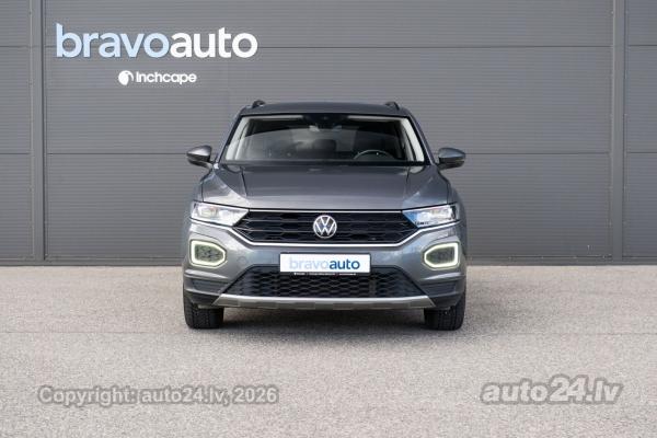 Pelēks Volkswagen T-Roc 2022 Tartu, ar dzinēja tilpumu 1.50 L un nobraukumu 49 tūkst. km par 21900 €, foto 3 vietnē AUTOMOTO.COM.LV