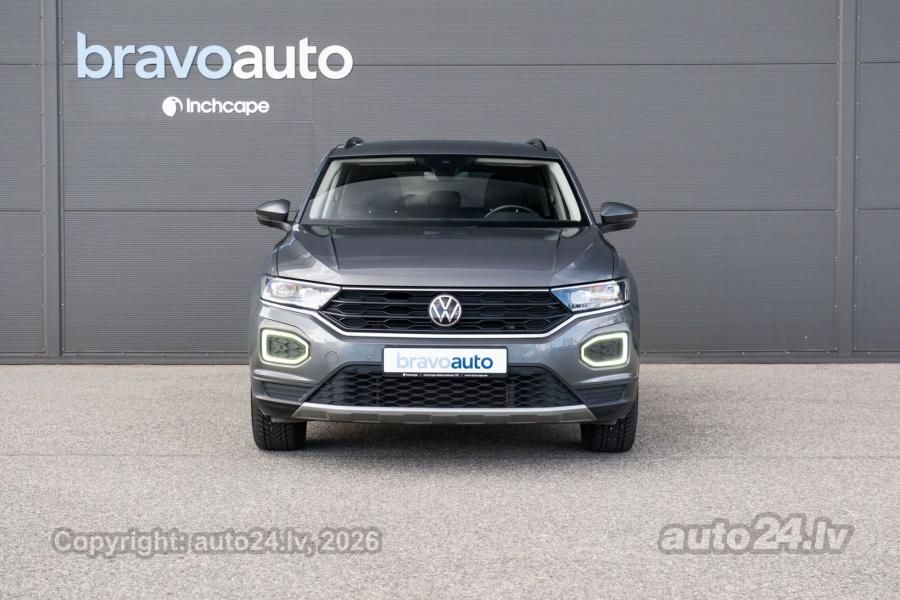 Pelēks Volkswagen T-Roc 2022 Tartu, ar dzinēja tilpumu 1.50 L un nobraukumu 49 tūkst. km par 21900 €, foto 3 vietnē AUTOMOTO.COM.LV