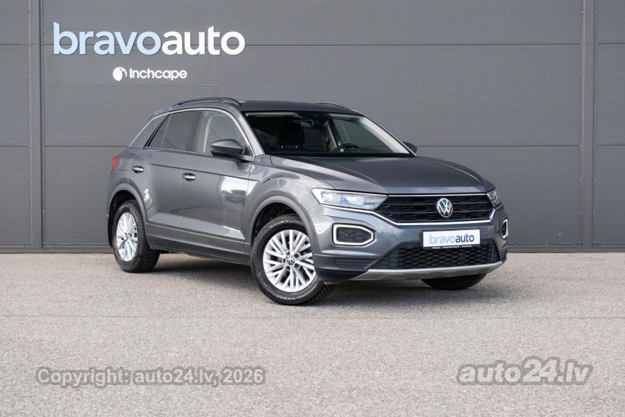 Pelēks Volkswagen T-Roc 2022 Tartu, ar dzinēja tilpumu 1.50 L un nobraukumu 49 tūkst. km par 21900 €, foto 4 vietnē AUTOMOTO.COM.LV