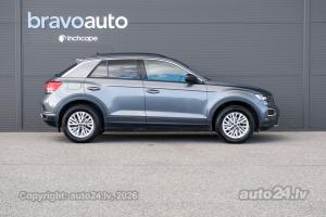 Pelēks Volkswagen T-Roc 2022 Tartu, ar dzinēja tilpumu 1.50 L un nobraukumu 49 tūkst. km par 21900 €, foto 5 vietnē AUTOMOTO.COM.LV