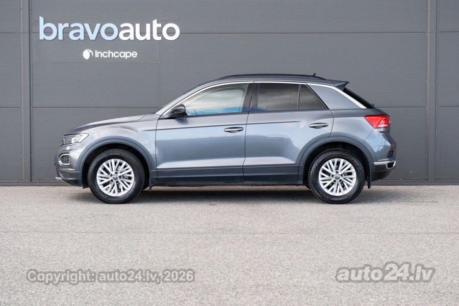 Pelēks Volkswagen T-Roc 2022 Tartu, ar dzinēja tilpumu 1.50 L un nobraukumu 49 tūkst. km par 21900 €, foto 6 vietnē AUTOMOTO.COM.LV