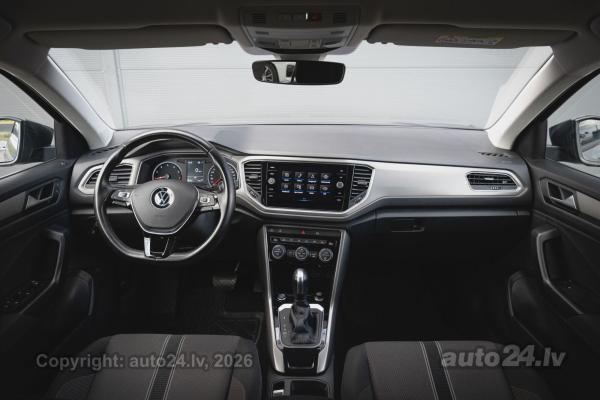 Pelēks Volkswagen T-Roc 2022 Tartu, ar dzinēja tilpumu 1.50 L un nobraukumu 49 tūkst. km par 21900 €, foto 10 vietnē AUTOMOTO.COM.LV