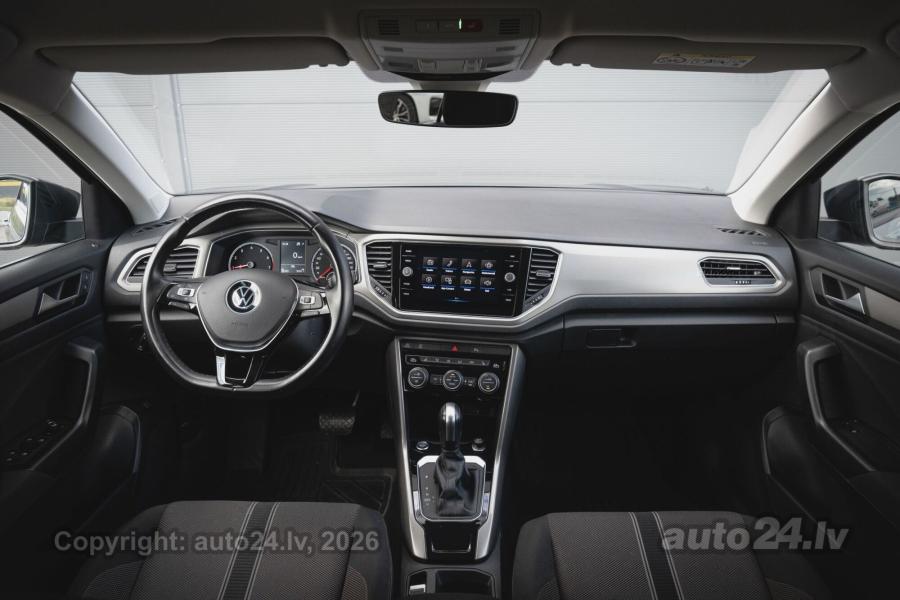 Pelēks Volkswagen T-Roc 2022 Tartu, ar dzinēja tilpumu 1.50 L un nobraukumu 49 tūkst. km par 21900 €, foto 10 vietnē AUTOMOTO.COM.LV
