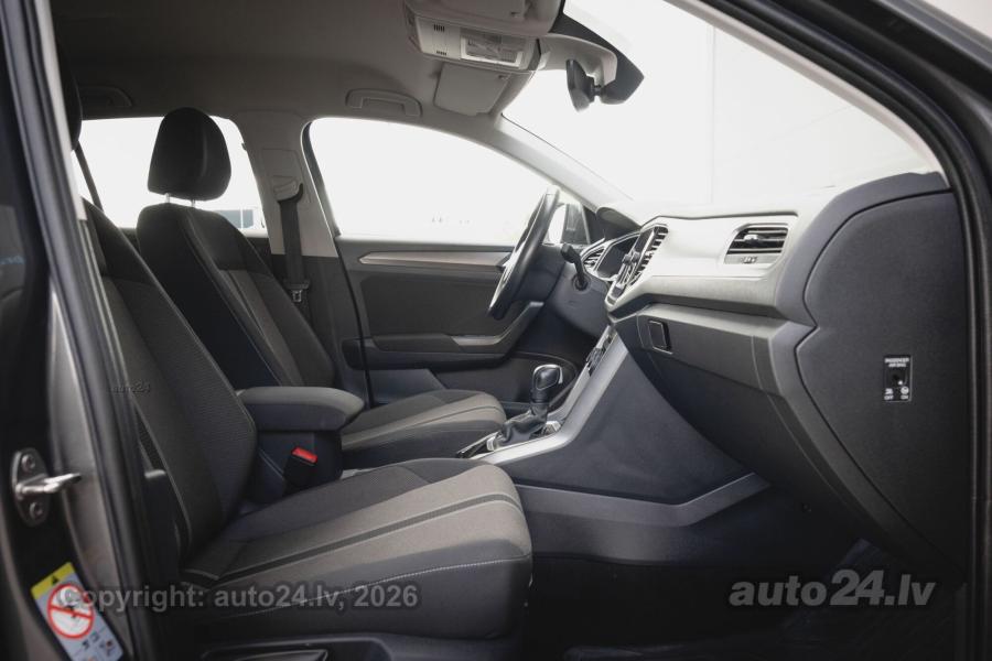 Pelēks Volkswagen T-Roc 2022 Tartu, ar dzinēja tilpumu 1.50 L un nobraukumu 49 tūkst. km par 21900 €, foto 17 vietnē AUTOMOTO.COM.LV