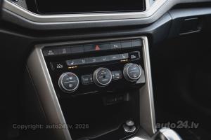 Pelēks Volkswagen T-Roc 2022 Tartu, ar dzinēja tilpumu 1.50 L un nobraukumu 49 tūkst. km par 21900 €, foto 21 vietnē AUTOMOTO.COM.LV