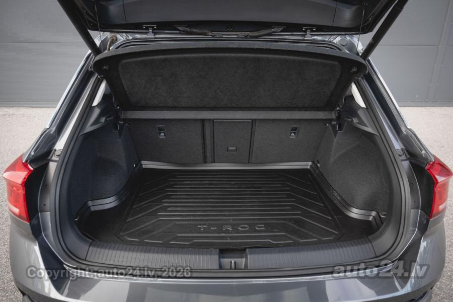 Pelēks Volkswagen T-Roc 2022 Tartu, ar dzinēja tilpumu 1.50 L un nobraukumu 49 tūkst. km par 21900 €, foto 26 vietnē AUTOMOTO.COM.LV