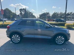 Grey Volkswagen T-Roc 2023 in Tallinn, with an engine capacity of 2.00 L and mileage of 51 thousand km for 22900 €, photo 3 on AUTOMOTO.COM.LV