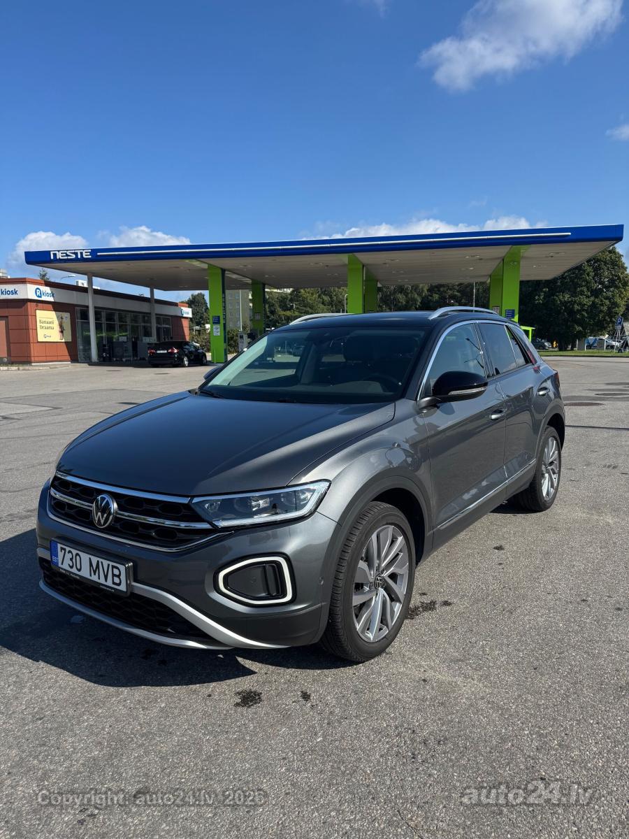 Grey Volkswagen T-Roc 2023 in Tallinn, with an engine capacity of 2.00 L and mileage of 51 thousand km for 22900 €, photo 4 on AUTOMOTO.COM.LV