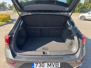 Grey Volkswagen T-Roc 2023 in Tallinn, with an engine capacity of 2.00 L and mileage of 51 thousand km for 22900 €, photo 7 on AUTOMOTO.COM.LV