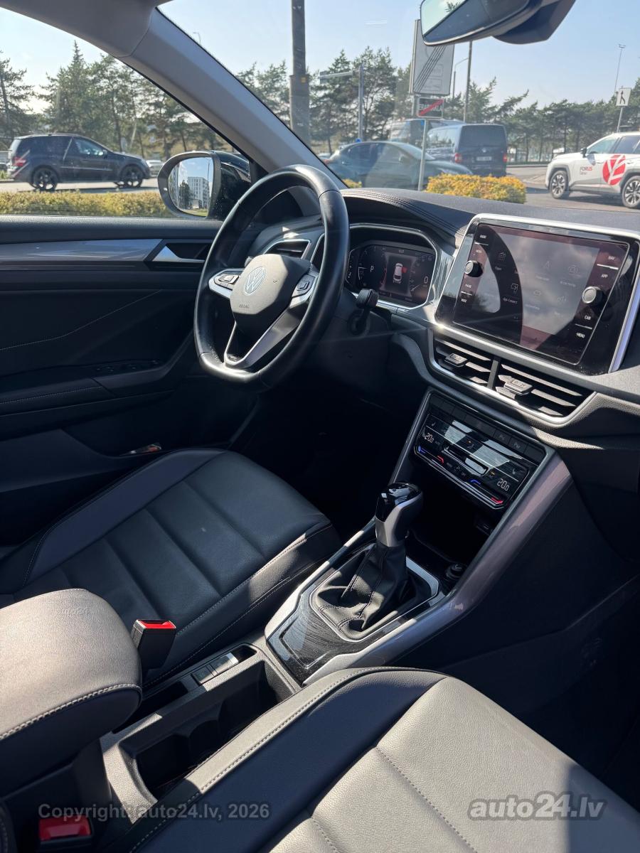Grey Volkswagen T-Roc 2023 in Tallinn, with an engine capacity of 2.00 L and mileage of 51 thousand km for 22900 €, photo 9 on AUTOMOTO.COM.LV