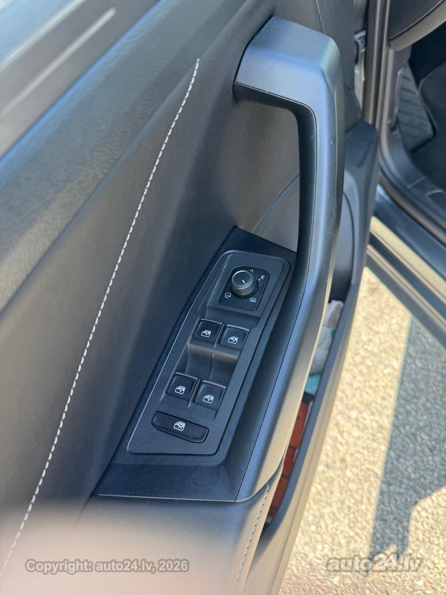 Grey Volkswagen T-Roc 2023 in Tallinn, with an engine capacity of 2.00 L and mileage of 51 thousand km for 22900 €, photo 12 on AUTOMOTO.COM.LV