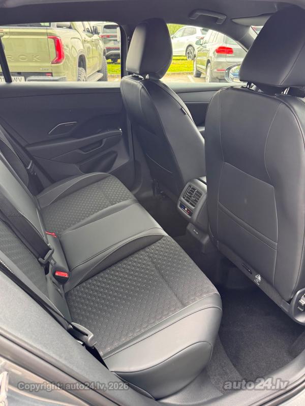 Pelēks Volkswagen T-Roc 2026 Viljandi, ar dzinēja tilpumu 1.50 L un nobraukumu 10 tūkst. km par 39500 €, foto 5 vietnē AUTOMOTO.COM.LV