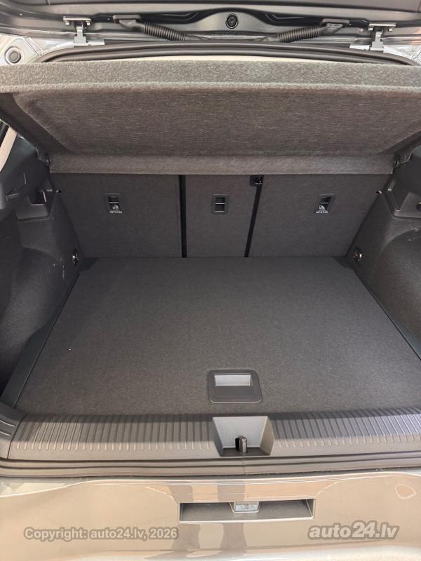 Pelēks Volkswagen T-Roc 2026 Viljandi, ar dzinēja tilpumu 1.50 L un nobraukumu 0 tūkst. km par 29890 €, foto 10 vietnē AUTOMOTO.COM.LV