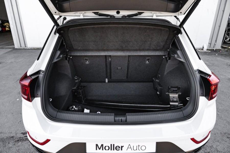 Volkswagen T-Roc 2023 Rīga, ar dzinēja tilpumu 1.50 L un nobraukumu 28 tūkst. km par 24650 €, foto 24 vietnē AUTOMOTO.COM.LV