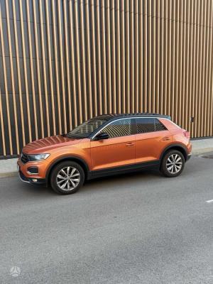 Oranžs Volkswagen T-Roc 2019 Kauņa, ar dzinēja tilpumu 1.50 L un nobraukumu 78 tūkst. km par 18700 €, foto 3 vietnē AUTOMOTO.COM.LV