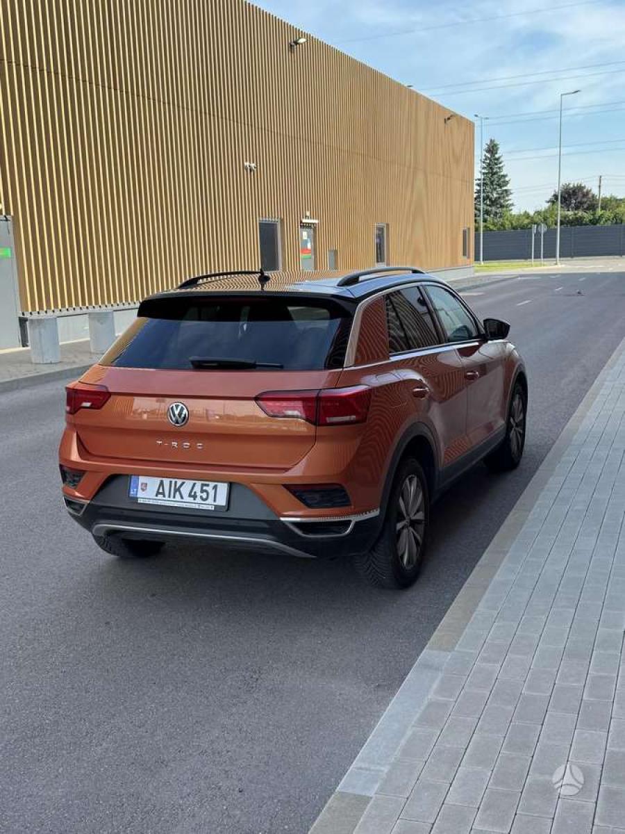 Oranžs Volkswagen T-Roc 2019 Kauņa, ar dzinēja tilpumu 1.50 L un nobraukumu 78 tūkst. km par 18700 €, foto 4 vietnē AUTOMOTO.COM.LV