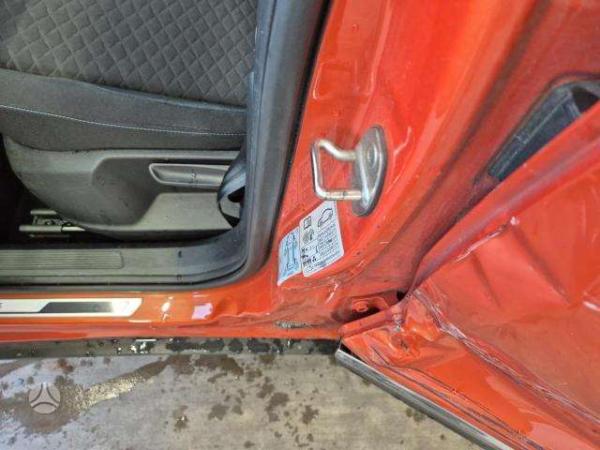 Orange Volkswagen T-Roc 2019 in Kaunas, with an engine capacity of 1.60 L and mileage of 209 thousand km for 9650 €, photo 10 on AUTOMOTO.COM.LV