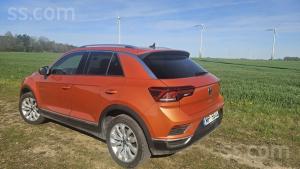 Orange Volkswagen T-Roc 2020 in Liepaja, with an engine capacity of 1.50 L and mileage of 24 thousand km for 19500 €, photo 5 on AUTOMOTO.COM.LV