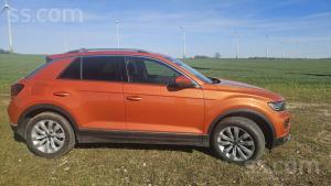 Orange Volkswagen T-Roc 2020 in Liepaja, with an engine capacity of 1.50 L and mileage of 24 thousand km for 19500 €, photo 7 on AUTOMOTO.COM.LV