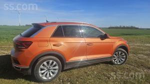 Orange Volkswagen T-Roc 2020 in Liepaja, with an engine capacity of 1.50 L and mileage of 24 thousand km for 19500 €, photo 8 on AUTOMOTO.COM.LV