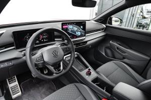 Oranžs Volkswagen T-Roc 2026 Rīga, ar dzinēja tilpumu 1.50 L un nobraukumu 3 tūkst. km par 37500 €, foto 34 vietnē AUTOMOTO.COM.LV