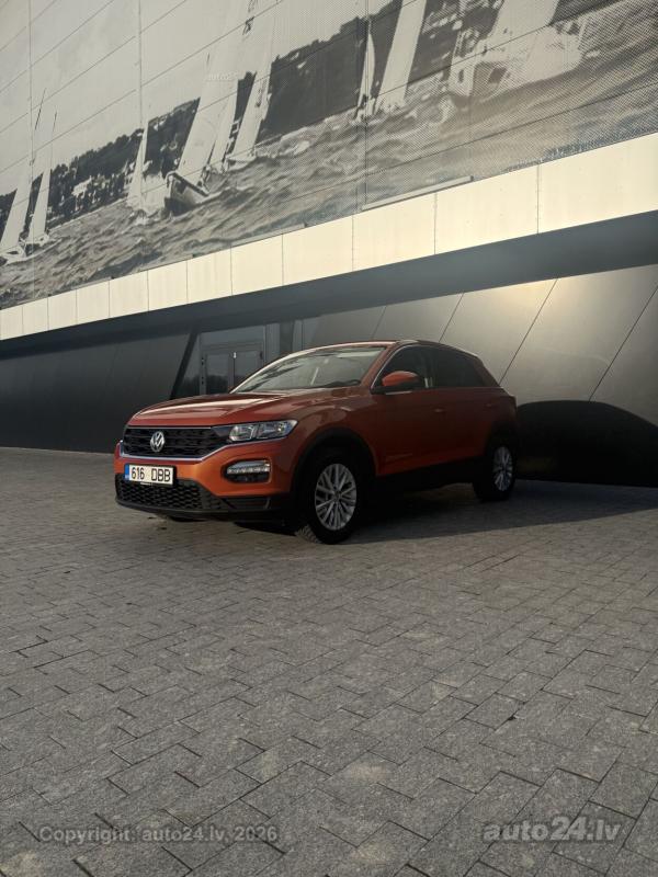 Orange Volkswagen T-Roc 2019 in Tallinn, with an engine capacity of 1.00 L and mileage of 133 thousand km for 13700 €, photo 3 on AUTOMOTO.COM.LV