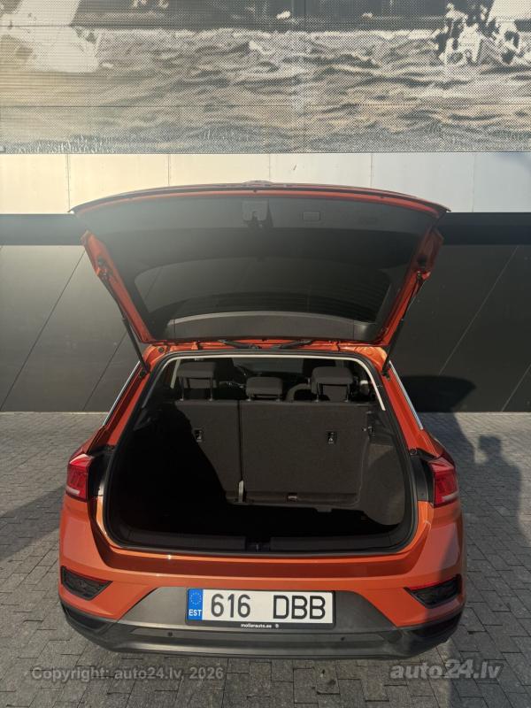 Orange Volkswagen T-Roc 2019 in Tallinn, with an engine capacity of 1.00 L and mileage of 133 thousand km for 13700 €, photo 8 on AUTOMOTO.COM.LV