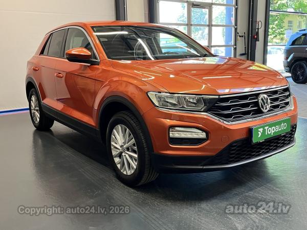 Orange Volkswagen T-Roc 2019 in Tallinn, with an engine capacity of 1.00 L and mileage of 139 thousand km for 14200 €, photo 2 on AUTOMOTO.COM.LV