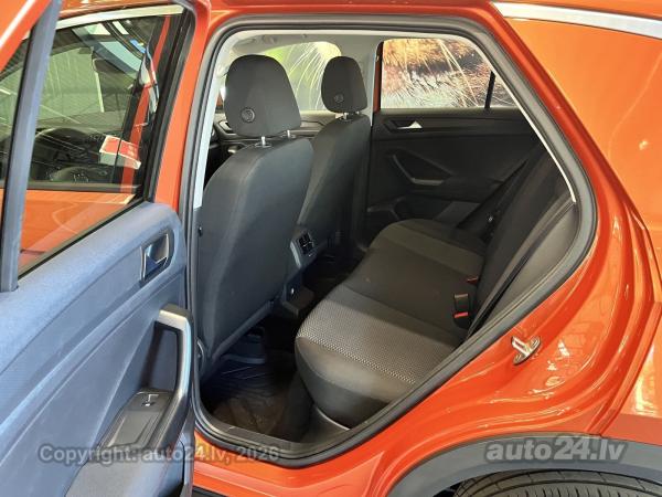 Orange Volkswagen T-Roc 2019 in Tallinn, with an engine capacity of 1.00 L and mileage of 139 thousand km for 14200 €, photo 7 on AUTOMOTO.COM.LV