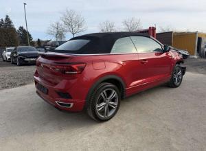 Red Volkswagen T-Roc 2021 in Marijampole, with an engine capacity of 1.50 L and mileage of 60 thousand km for 13300 €, photo 3 on AUTOMOTO.COM.LV
